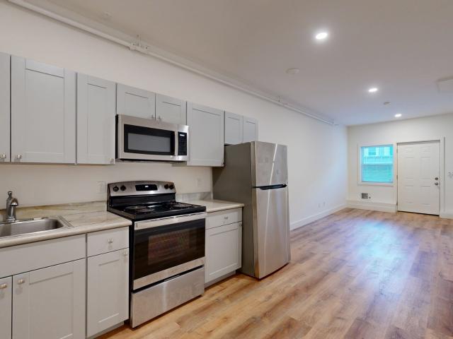 Cozy Mission Studio | Water & Trash Included | Bike & Storage Space