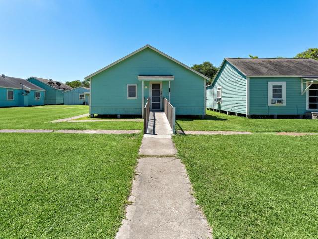 Cozy Modern 2 Bedroom / 1 Bath