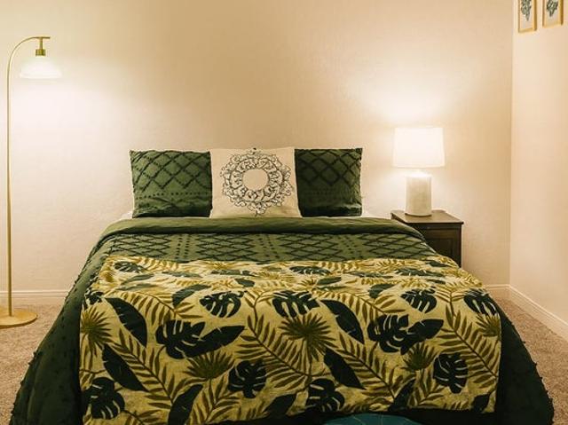 Cozy Modern Room Fully Furnished and Move In Ready