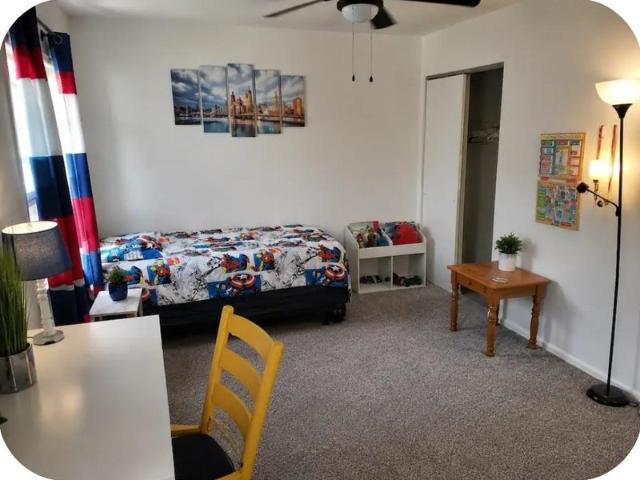 Cozy New Castle Home for Travelers andor Working P