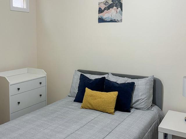 Cozy & Newly renovated 1 bedroom unit with private entrance to home