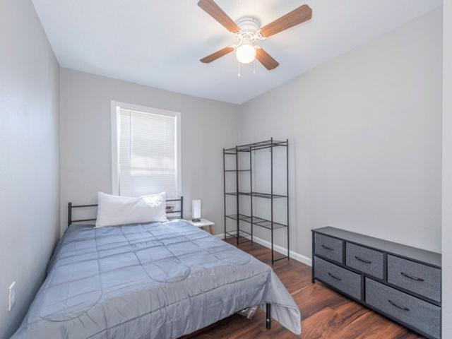 Cozy & newly renovated