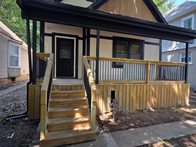 Cozy newly renovated 3Bed.5 Bath Room in Kansas C