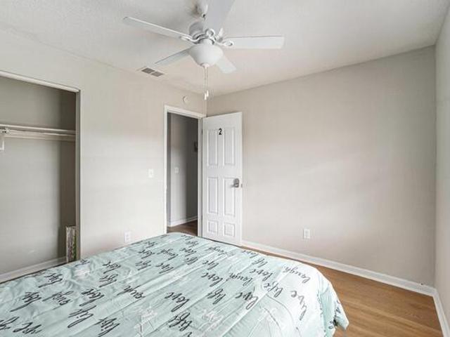 Cozy & newly renovated Tampa Duplex / Multiplex with Dining area