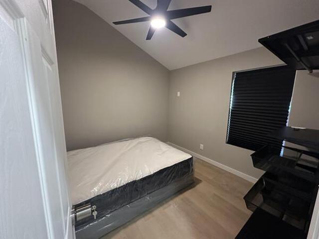 Cozy & newly renovated Atlanta Duplex / Multiplex with Backyard