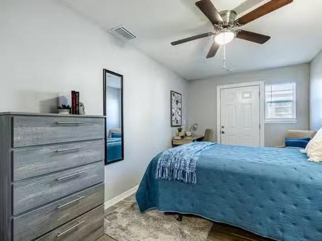 Cozy & newly renovated Jacksonville House with Patio or porch.