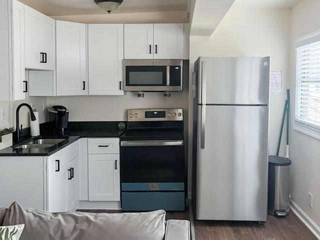 Cozy & Newlyrenovated 1 bedroom unit with private