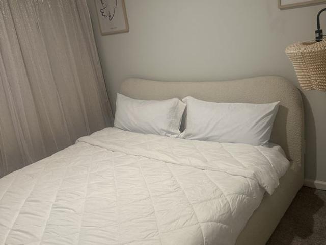 Cozy One Bedroom Suite with Private Bathroom