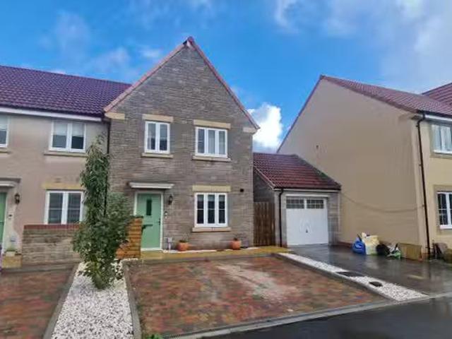 Cheap Angelica Drive, Emersons Green, BRISTOL