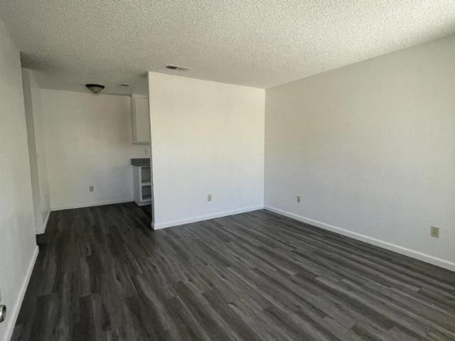 Cozy and Beautiful _Bedroom Apartment for Rent in