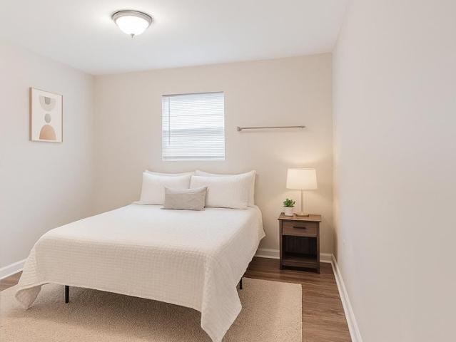 Cozy and Bright Orchard Knob Home, a 5 minute walk