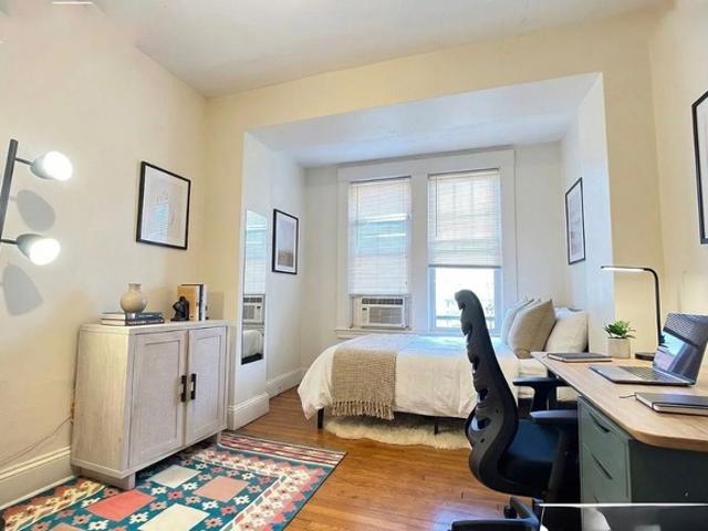 Cozy and functional studio