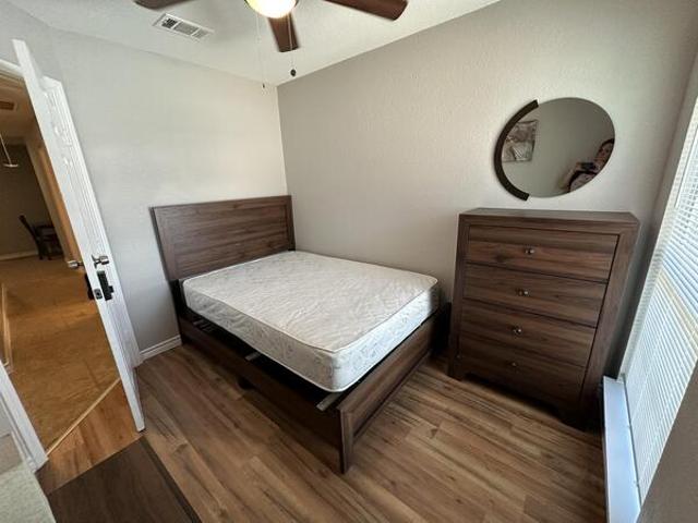 Cozy and Newly Renovated Duplex in Fort Worth all private bathrooms