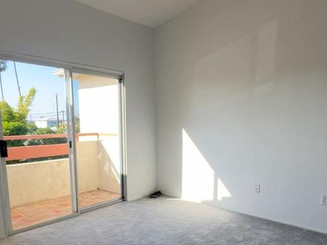 Cozy and private Bath and Master BR in Oceanside