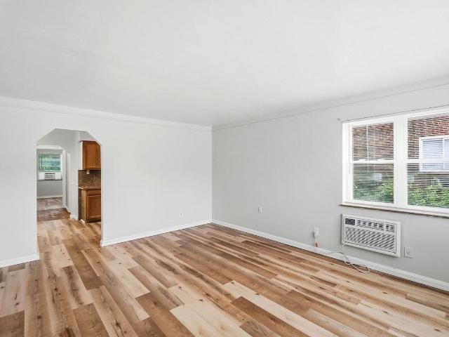 Cozy Apartment Building in Reading District! 1 Bedroom Apartment for Rent at 632 Maple Dr, Reading, OH 45215 Reading