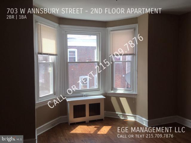 COZY apartment in great condition for Rent! 2 bed 1 bath Stove & Fridge included!
