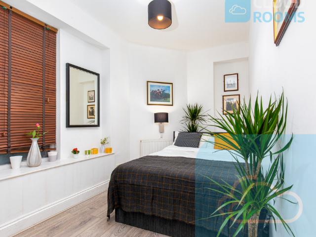 COZY B Sidney Street E1 RM1