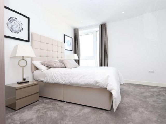Cozy bedroom in a shared flat near the Tower of London Has a Room