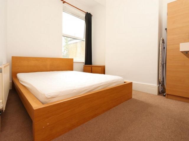 Cozy bedroom in a shared flat on the Isle of Dogs Has a Room