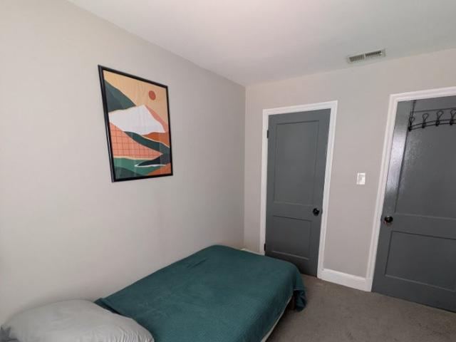 Cozy Bedroom near UMBC