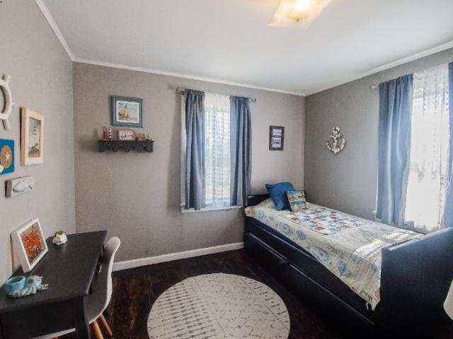 Cozy Bedroom with Shared Bathroom in Mastic Beach