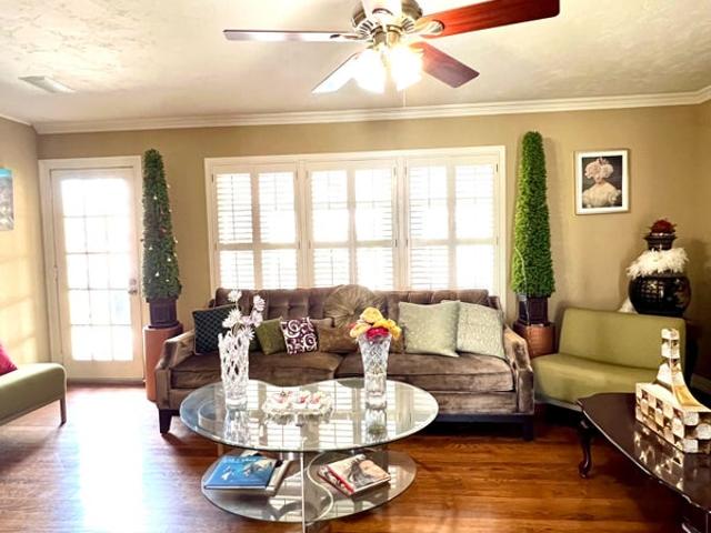 Cozy Central Arlington Home