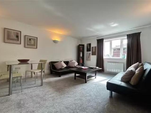 Nice Central Place, Station Road, Wilmslow, 2 bedroom, Apartment