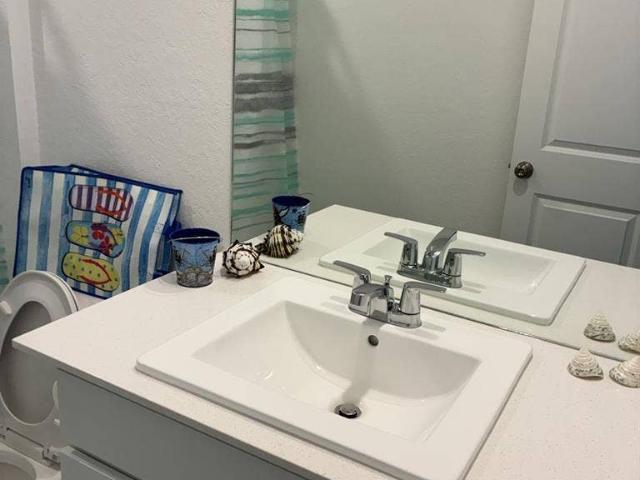 Cozy, clean room available