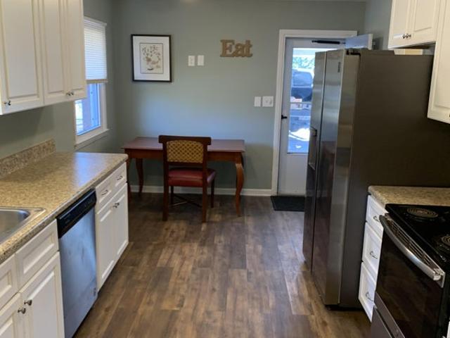 Cozy & comfy Austell House with Dining area