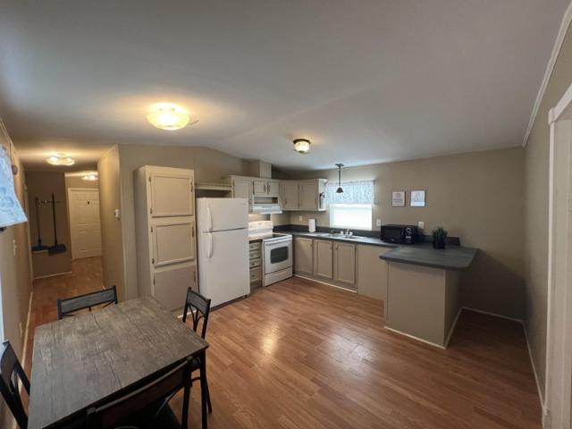 Cozy & comfy Cedar Creek House 6 miles from I130