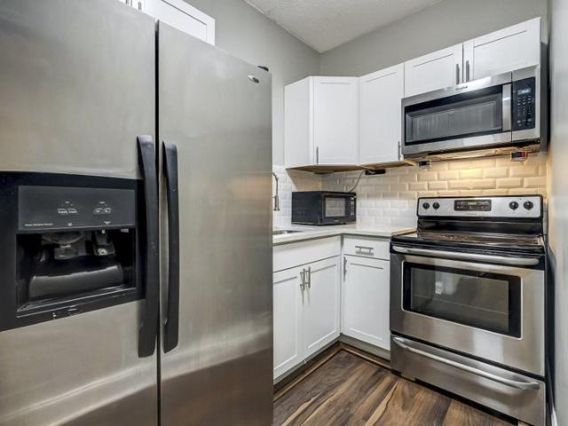 Cozy & comfy Jacksonville House with Patio or porc