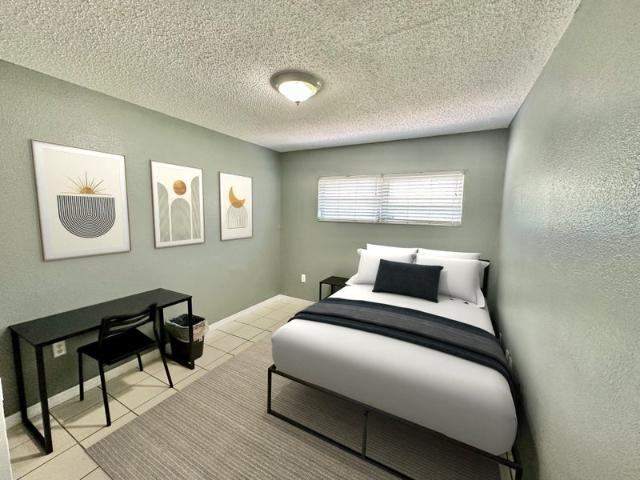 Cozy ️ & comfy room available with in room office