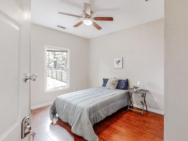 Cozy & Comfortable Atlanta House with Backyard