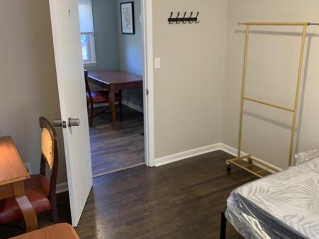 Cozy & comfortable Austell House with Dining area