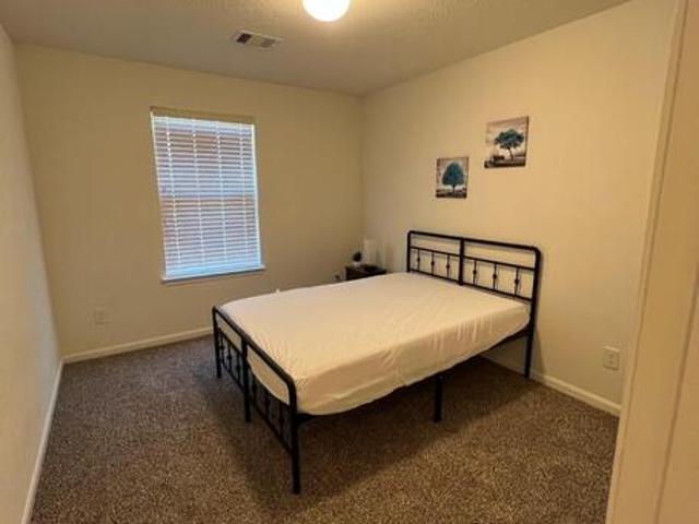 Cozy & comfortable Houston House with Dining area