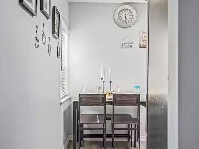 Cozy & comfortable Winter Garden House with Wash ad dryer id.