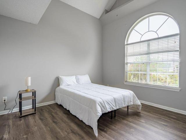 Cozy & Convenient Living w DOUBLE Fridges ️ | Cle