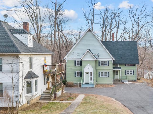 Cozy & Convenient: Your Ideal 2 Bedroom in Collinsville Awaits!