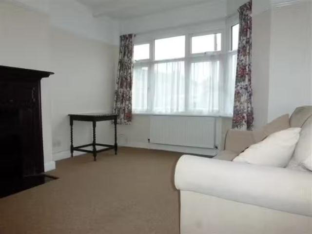 For Rent! Crofts Road, HARROW