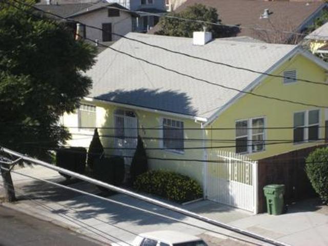 Cozy Duplex! Live close to Downtown