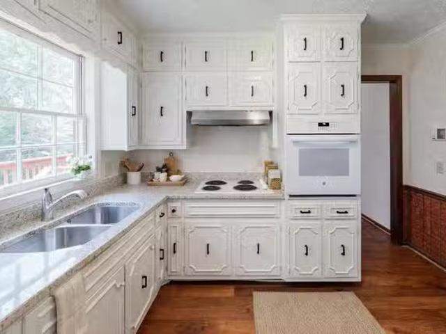 Cozy Decatur Home New Furniture Beautiful Wood Finishes Pea.