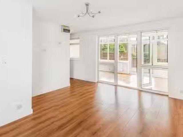 Nice End terrace house to rent in Closemead Close, Northwood HA6