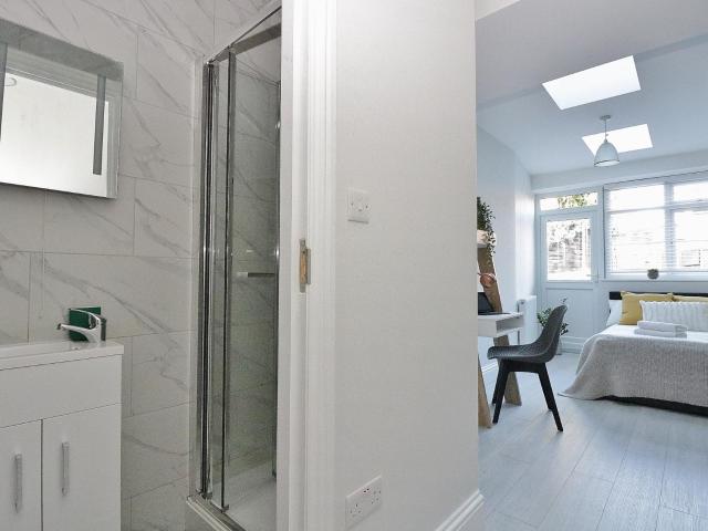 Cozy ensuite single bedroom in London Has a Room