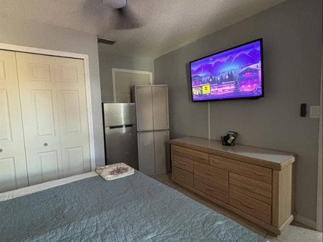 Cozy Fully Furnished Room