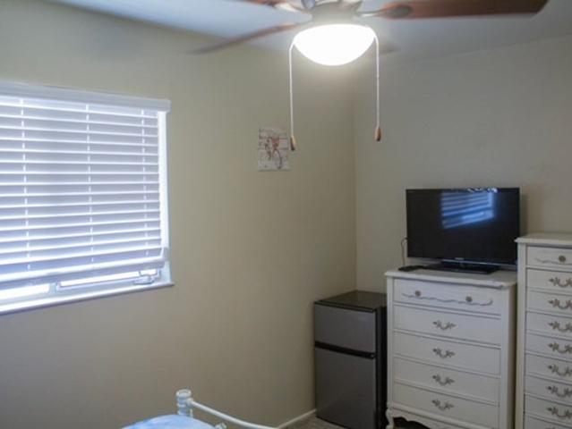 Cozy Furnished Private Room Near Hospitals & Downt
