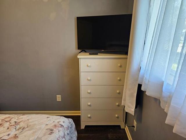 Cozy Furnished Queen Room with Shared Bath – All Utilities and Wifi INCLUDED!