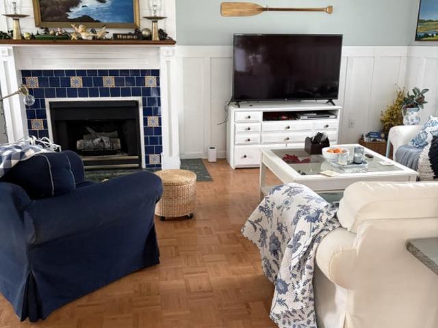 Cozy Furnished Room Near Beach & Town