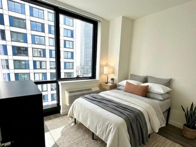 Cozy Furnished Room Near PATH NO FEE