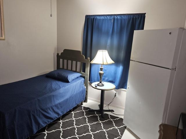Cozy, furnished room for rent