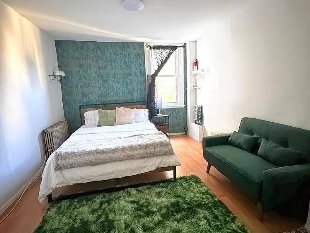 Cozy Furnished Room with Private Bath & Fast WiFi
